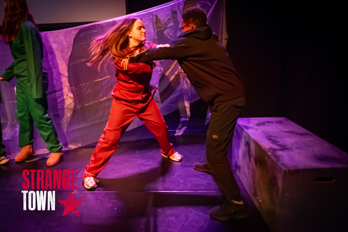 Tarlike - Strange Town